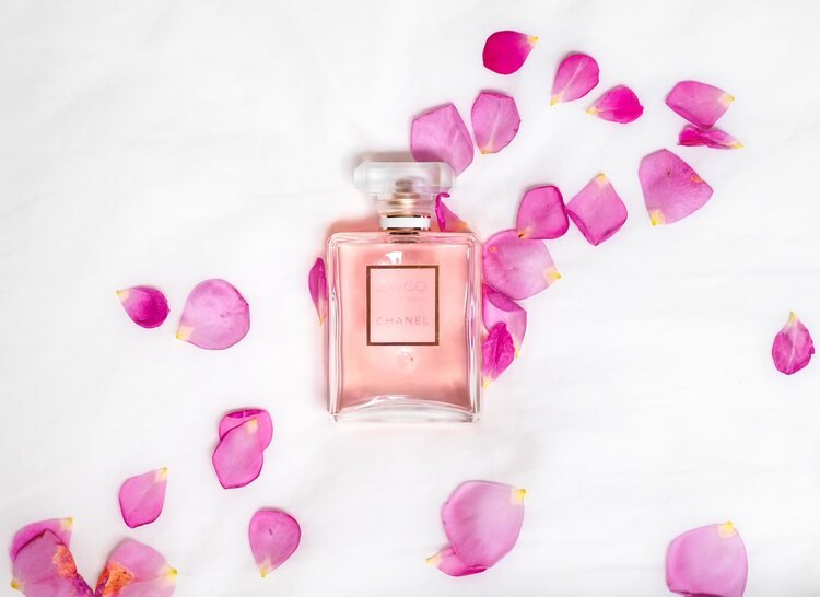 Choosing Your Signature Scent: A Guide to Perfume Selection